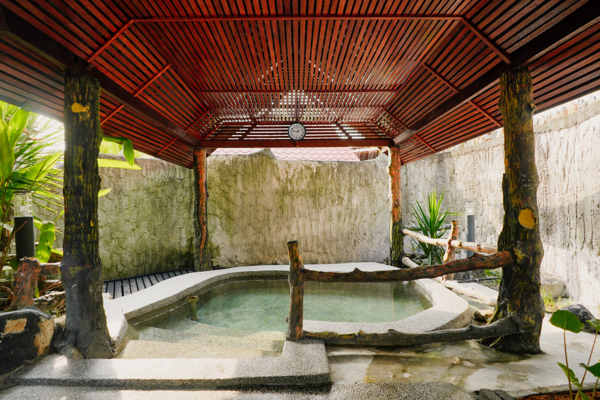 Home - Cholo-Cholo Hotsprings